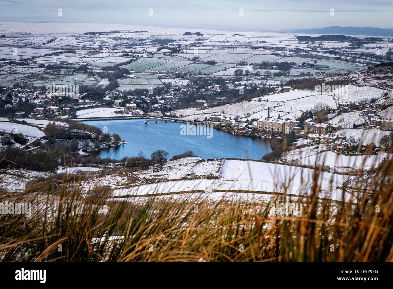 Haworth snow yorkshire winter hi-res stock photography and images - Alamy
