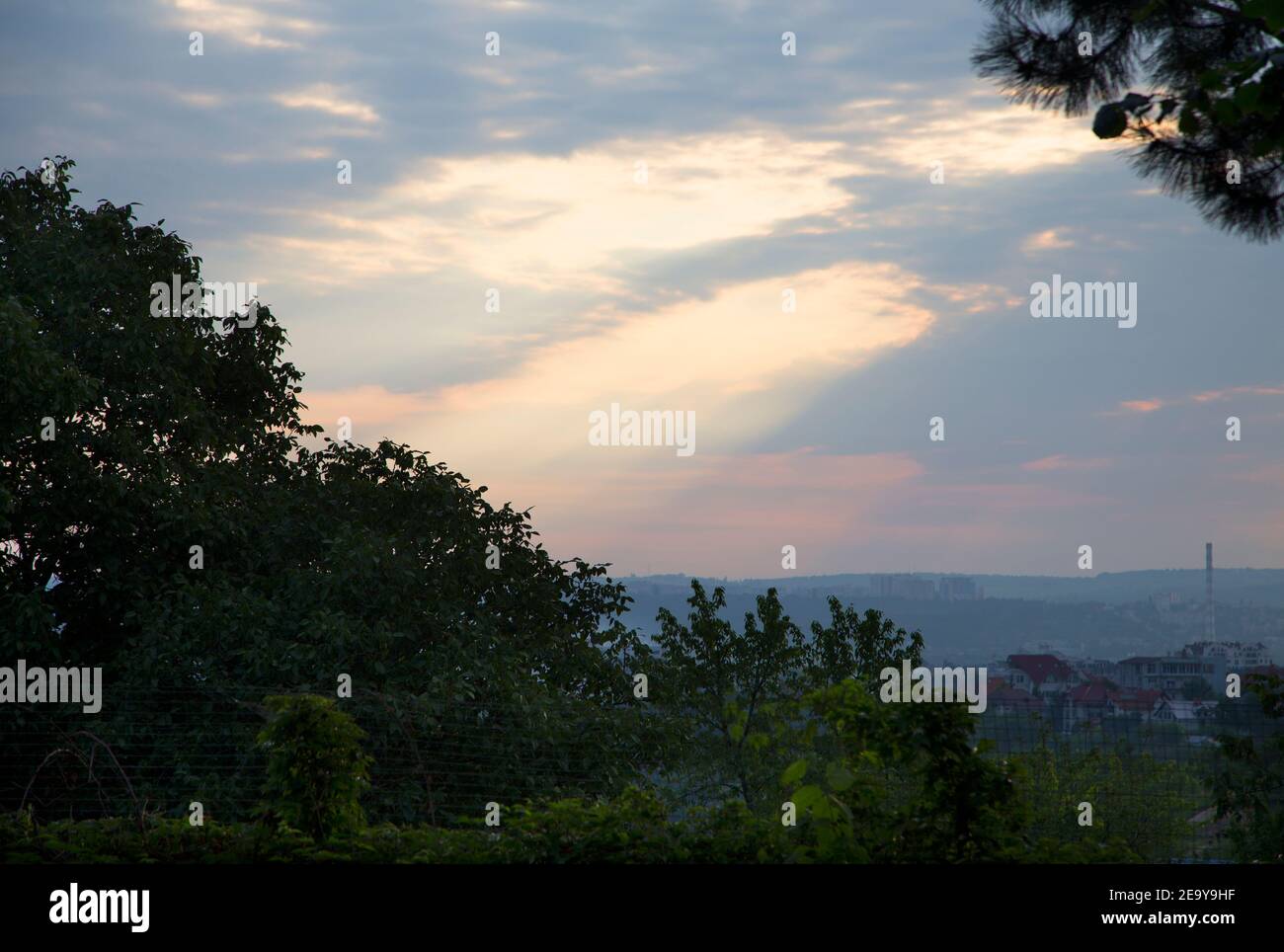 Streak of light across city hi-res stock photography and images - Alamy
