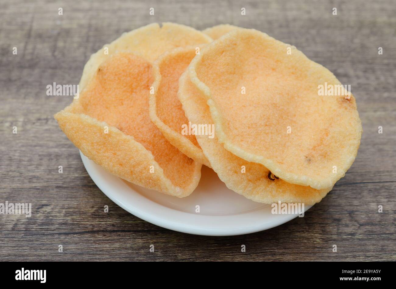 Fresh Krupuk (Prawn Crackers) plate Stock Photo - Alamy