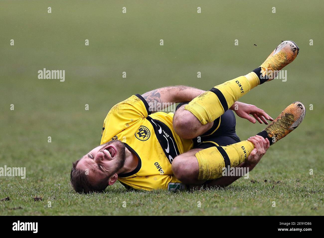 Contorted face hi-res stock photography and images - Alamy