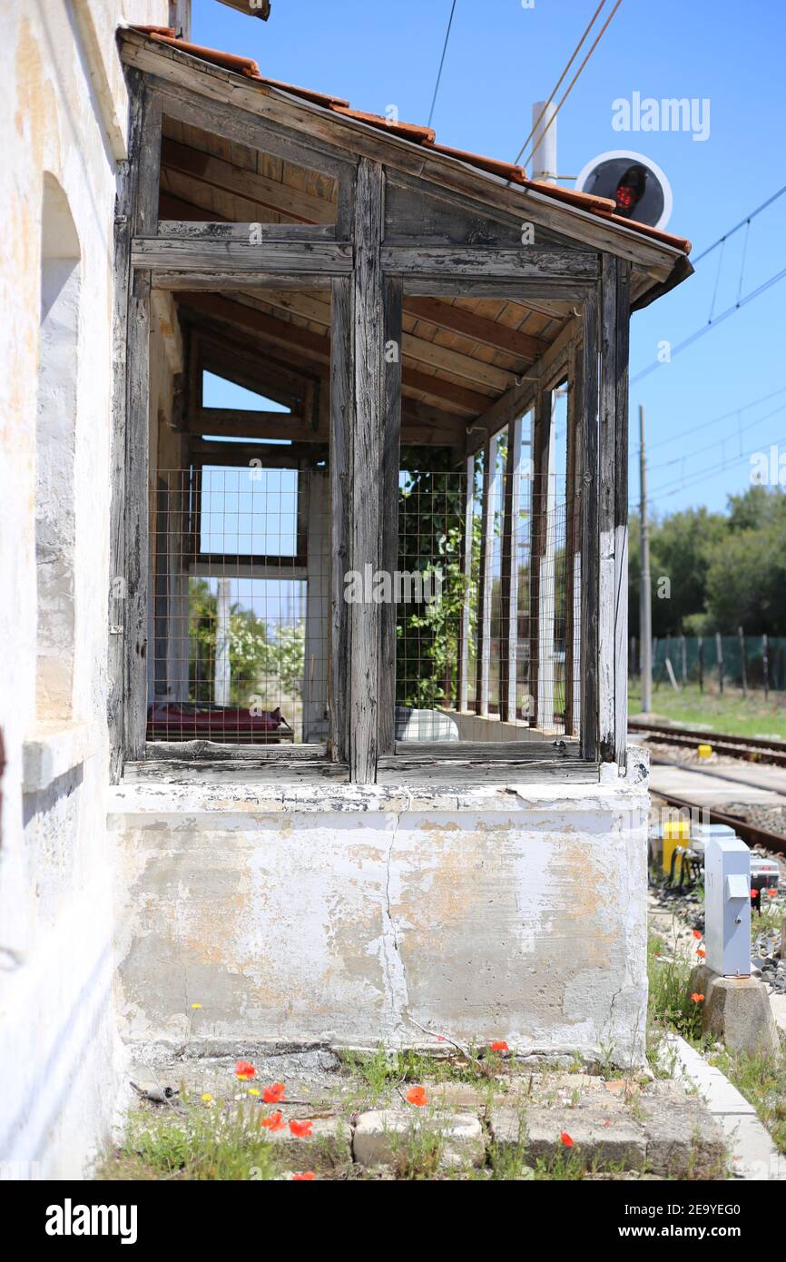 old station abandoned Stock Photo - Alamy