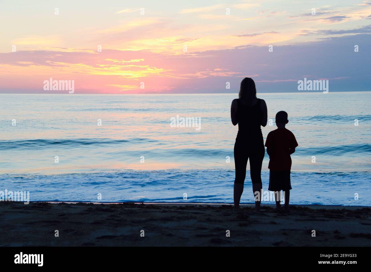Mom and sun hi-res stock photography and images - Alamy