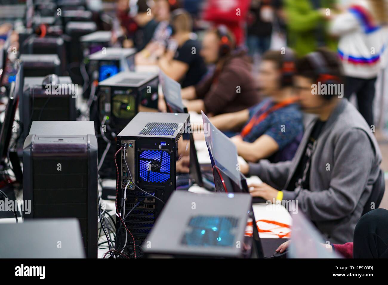 Professional gamers hi-res stock photography and images - Alamy