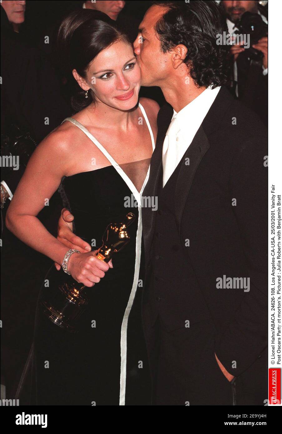 Oscars julia roberts 2001 hi-res stock photography and images - Alamy