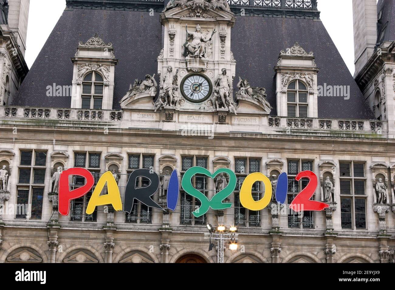 Candidature mairie de paris hi-res stock photography and images - Alamy