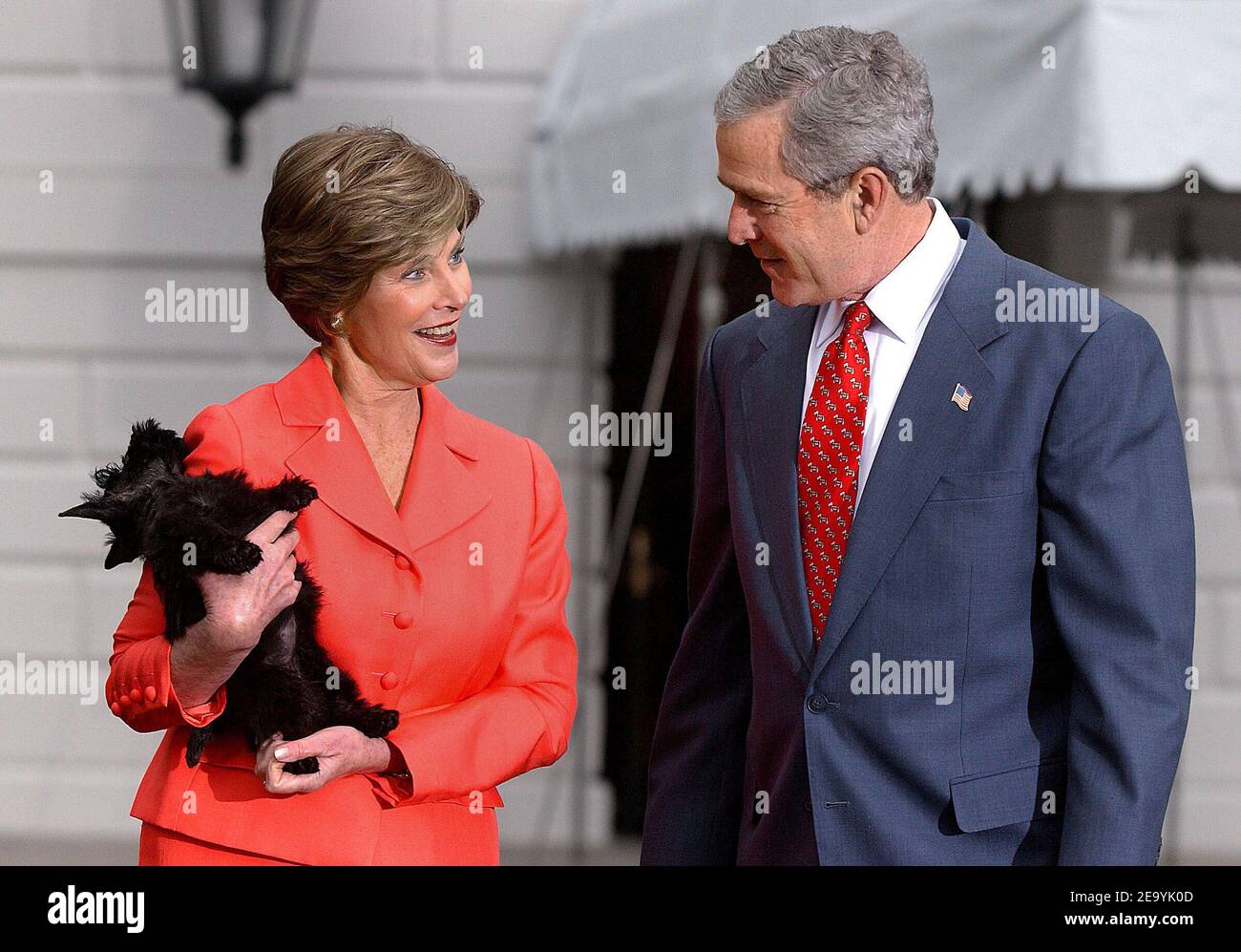 George bush femme laura hi-res stock photography and images - Alamy