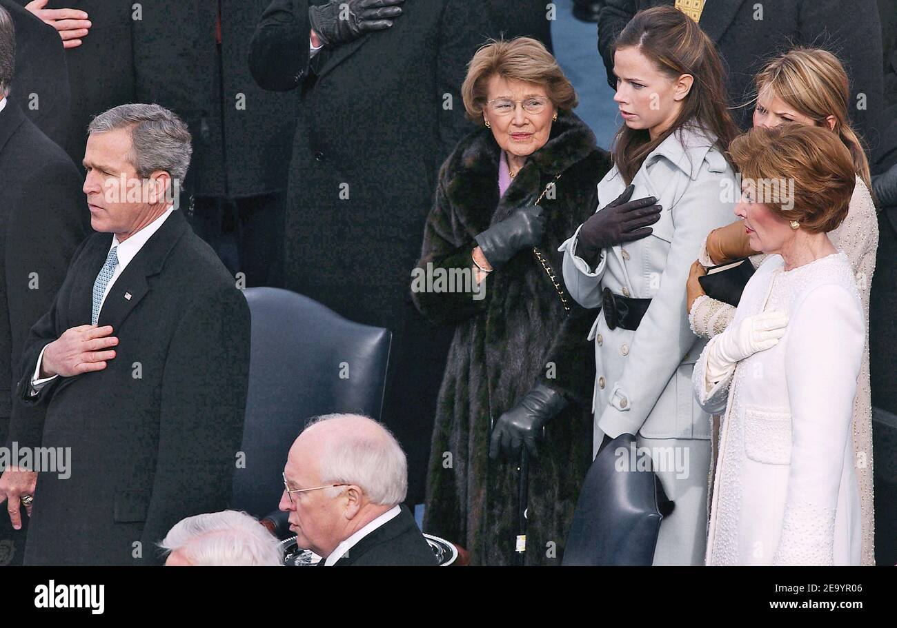 Left to right U.S. President George W. Bush, Jenna Welch (Laura's ...