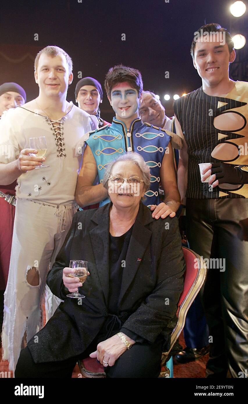 Circus owner Arlette Gruss (C) poses with her grandson Kevin (behind ...