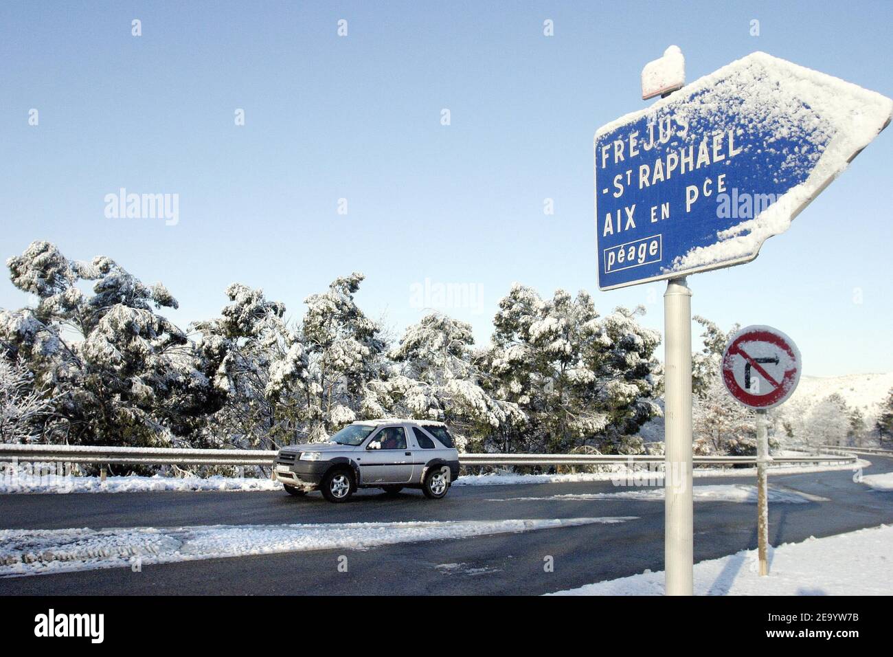 Signalisation de transport hi-res stock photography and images - Alamy