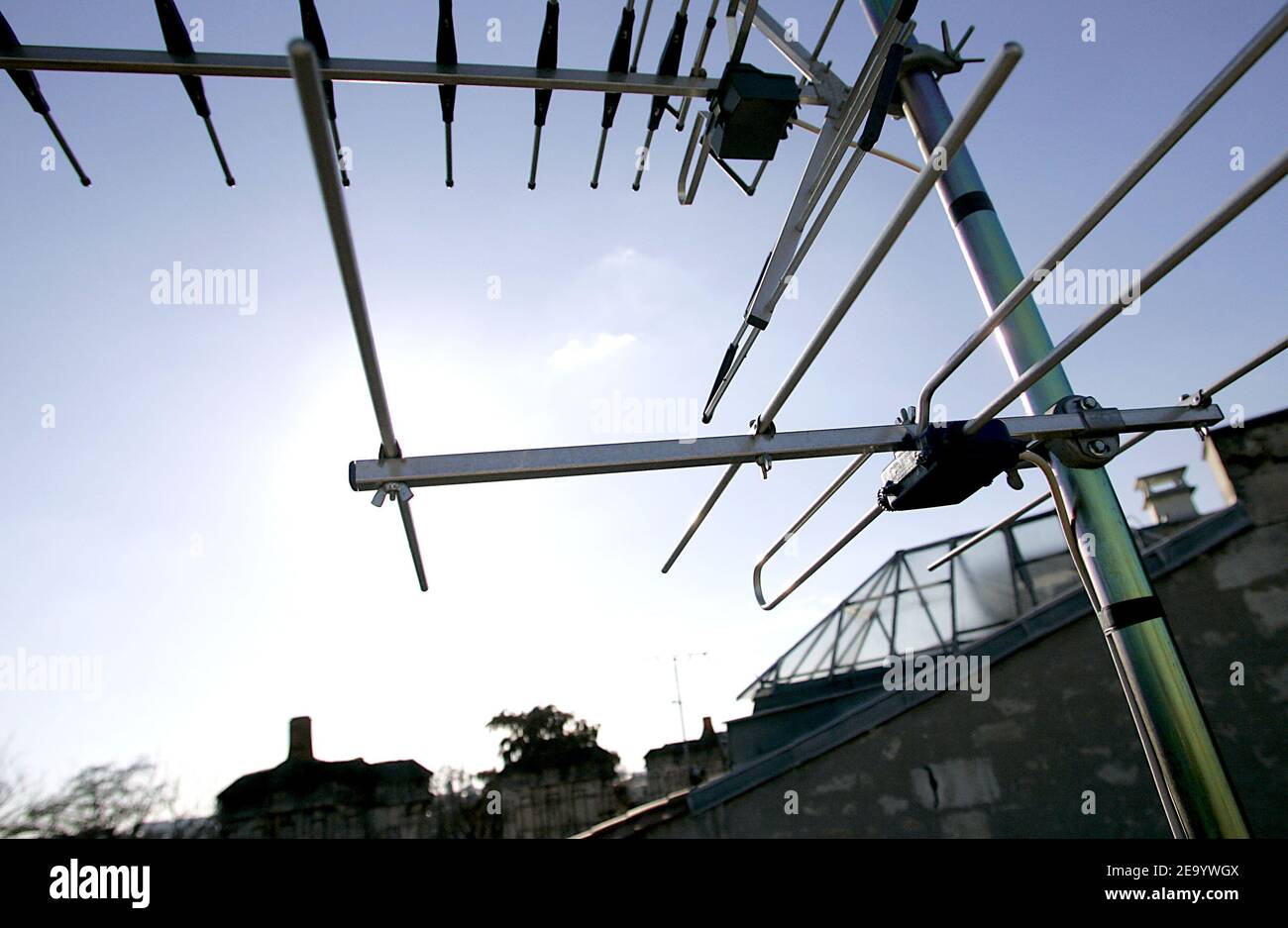 Television digital terrestre hi-res stock photography and images - Alamy