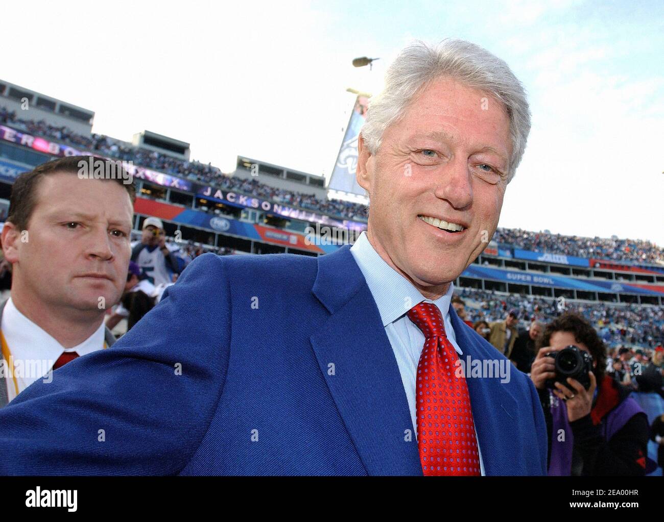 Former President Bill Clinton arrives for the Super Bowl XXXIX Pre-Game ...