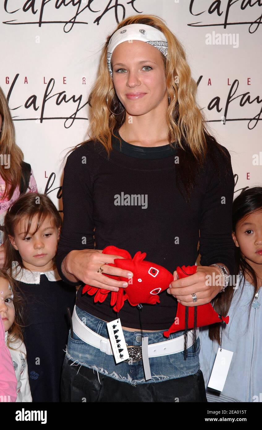 French singer lorie hi-res stock photography and images - Alamy