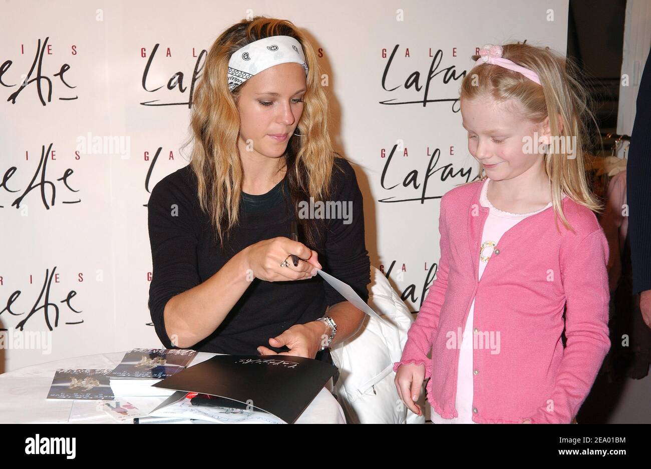 French singer lorie hi-res stock photography and images - Alamy