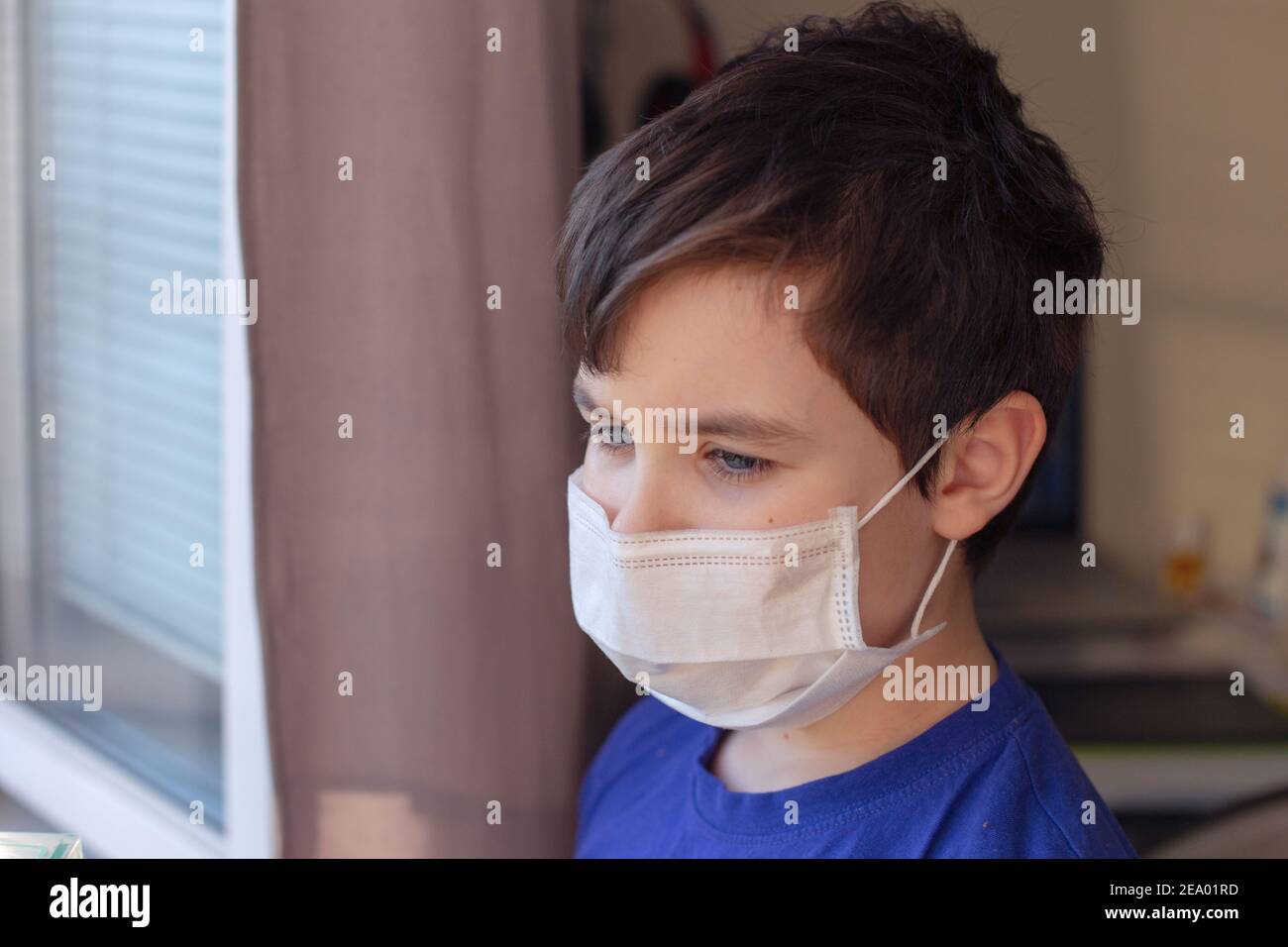 Kid wear mask hi-res stock photography and images - Alamy