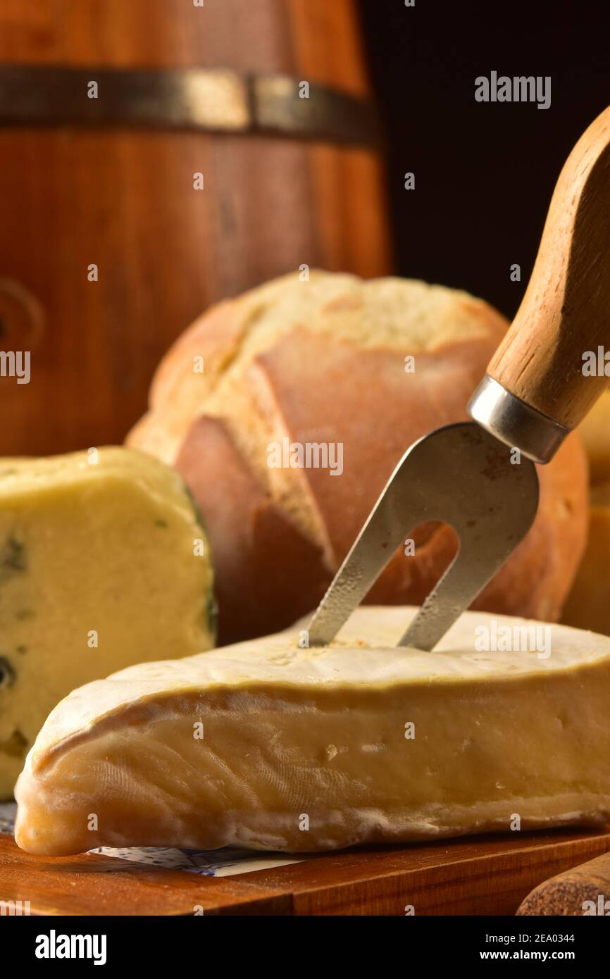 Brie cheese bread hi-res stock photography and images - Alamy