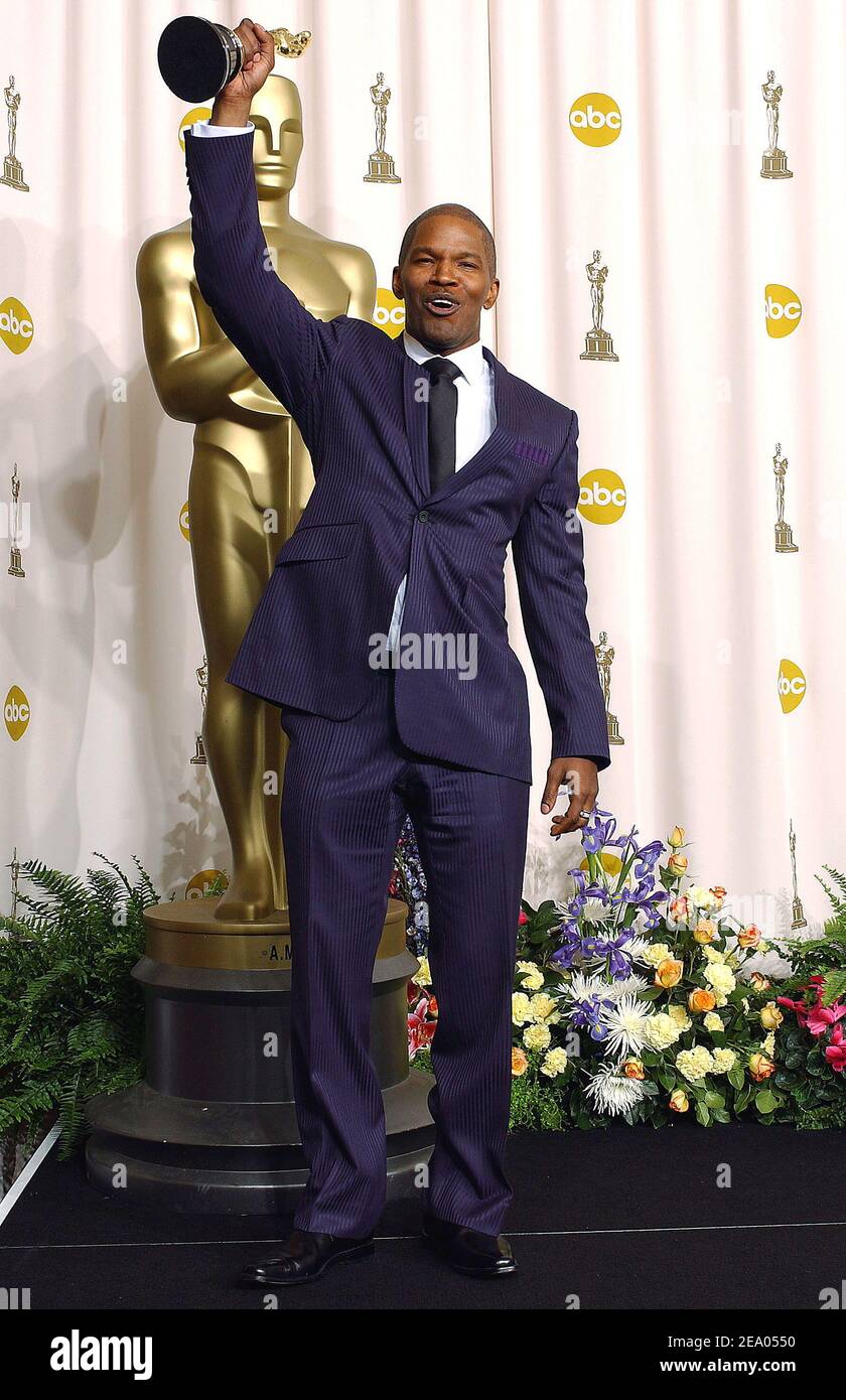 Best Actor winner Jaimie Foxx at the pressroom during the 77th Annual ...