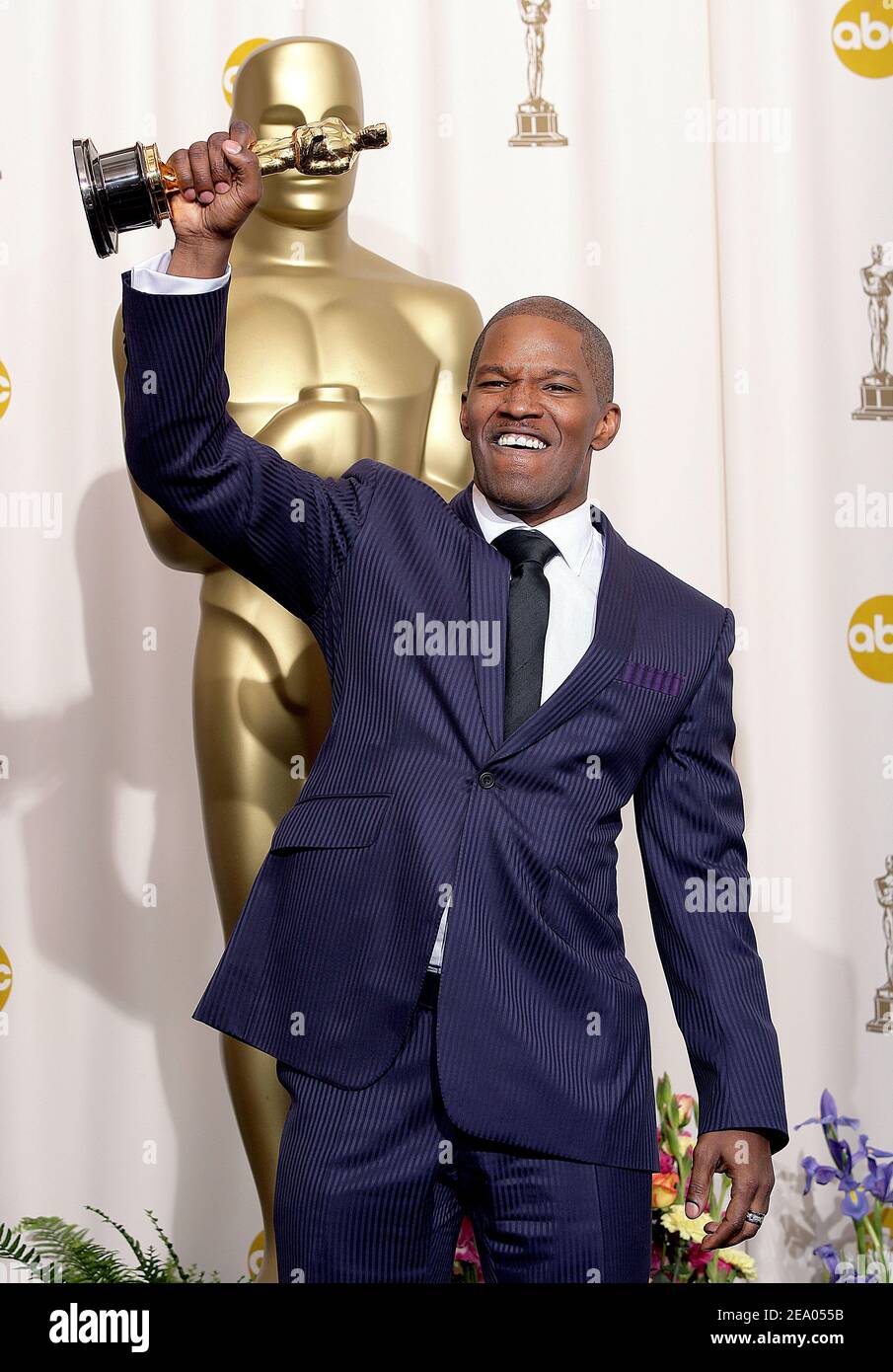 Jamie Foxx With His Best Actor Award High Resolution Stock Photography ...