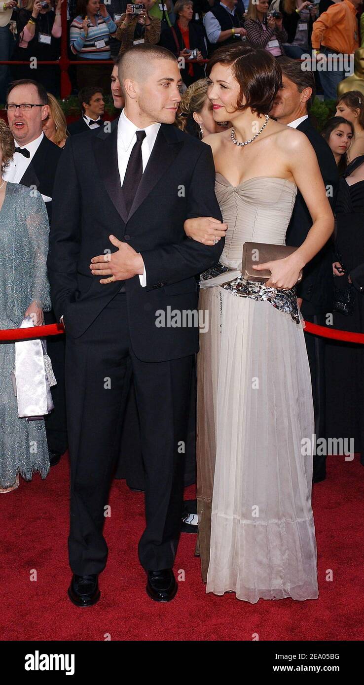 Jake and Maggie Gyllenhaal arrive at the 77th Annual Academy Awards ...