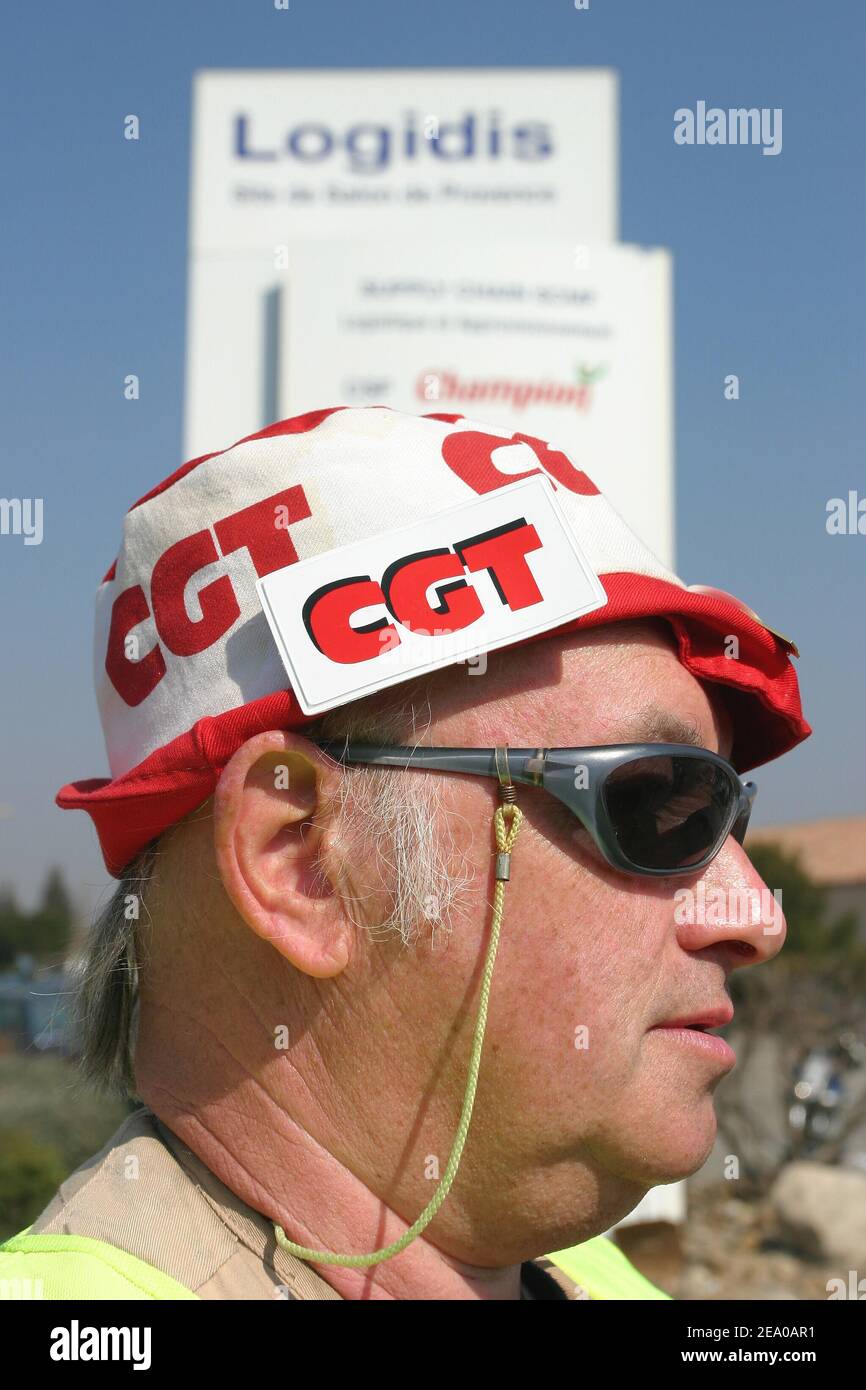 Carrefour frankreich hi-res stock photography and images - Alamy