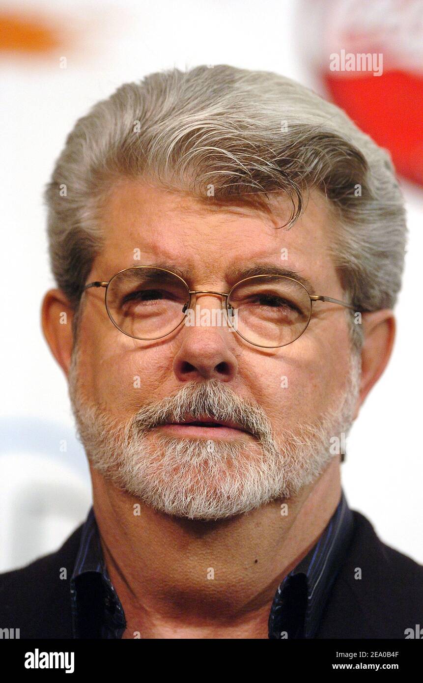 George Lucas accepts ShoWest Galactic Achievement Award at the 2005 ...