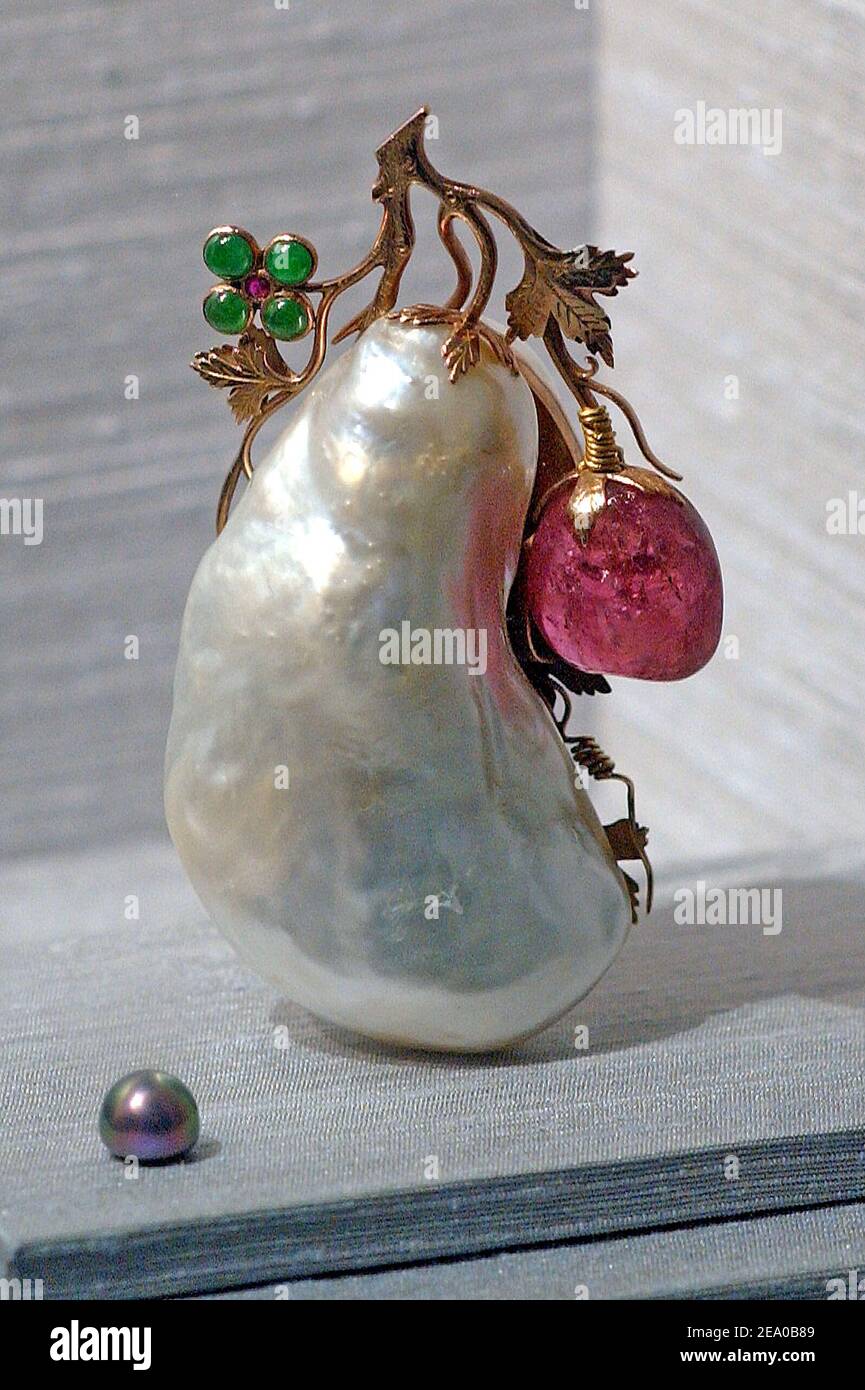'Pearl of Asia' at the exhibit of the world's rarest pearls on display ...