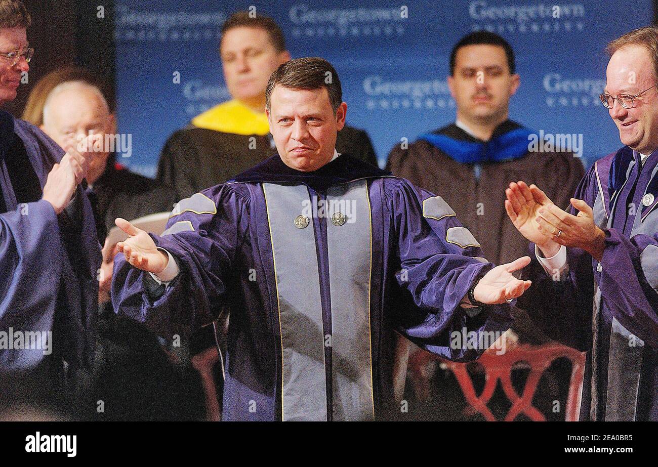 Doctor abdullah abdullah hi-res stock photography and images - Alamy