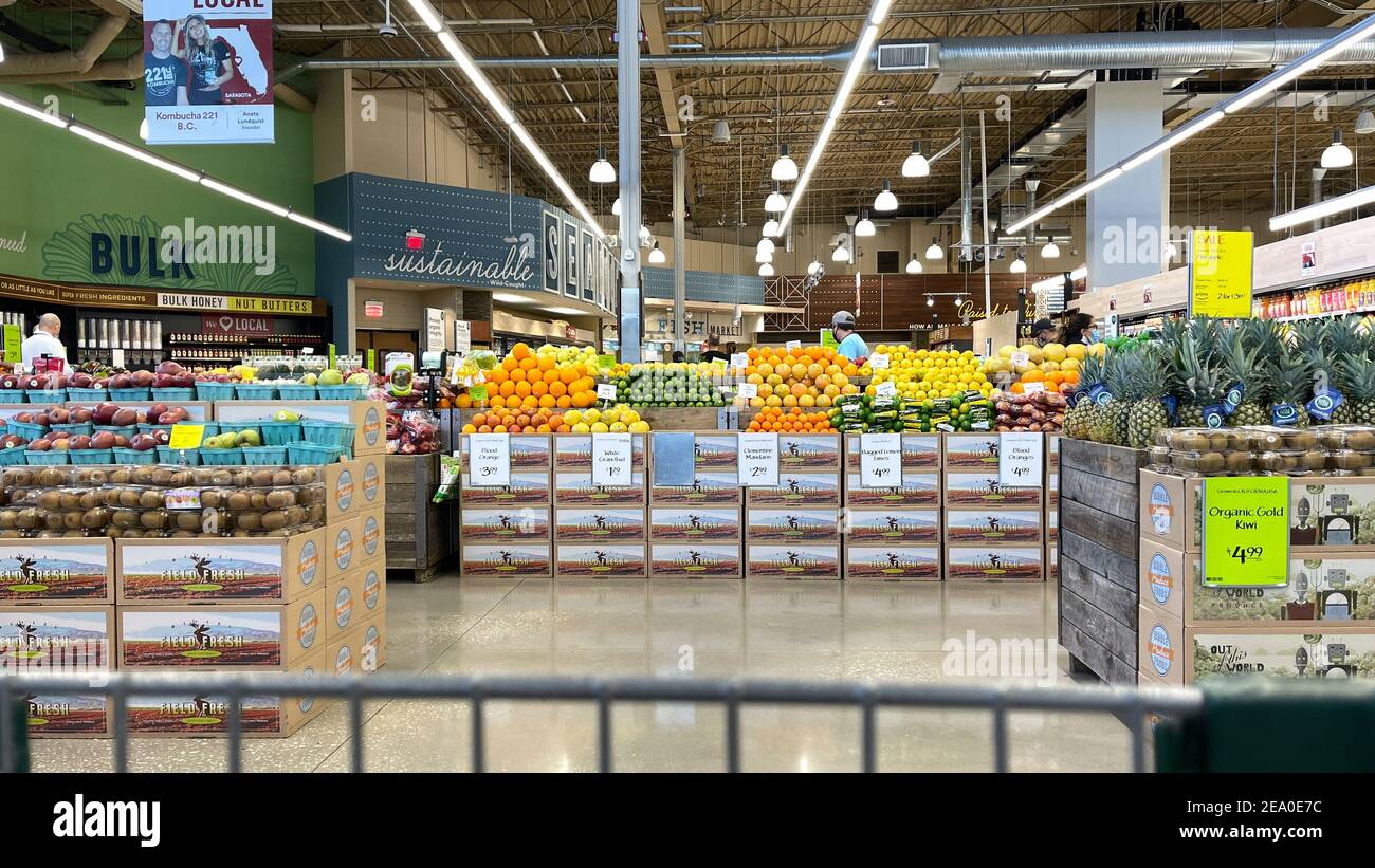 Whole foods market interior display hi-res stock photography and images ...