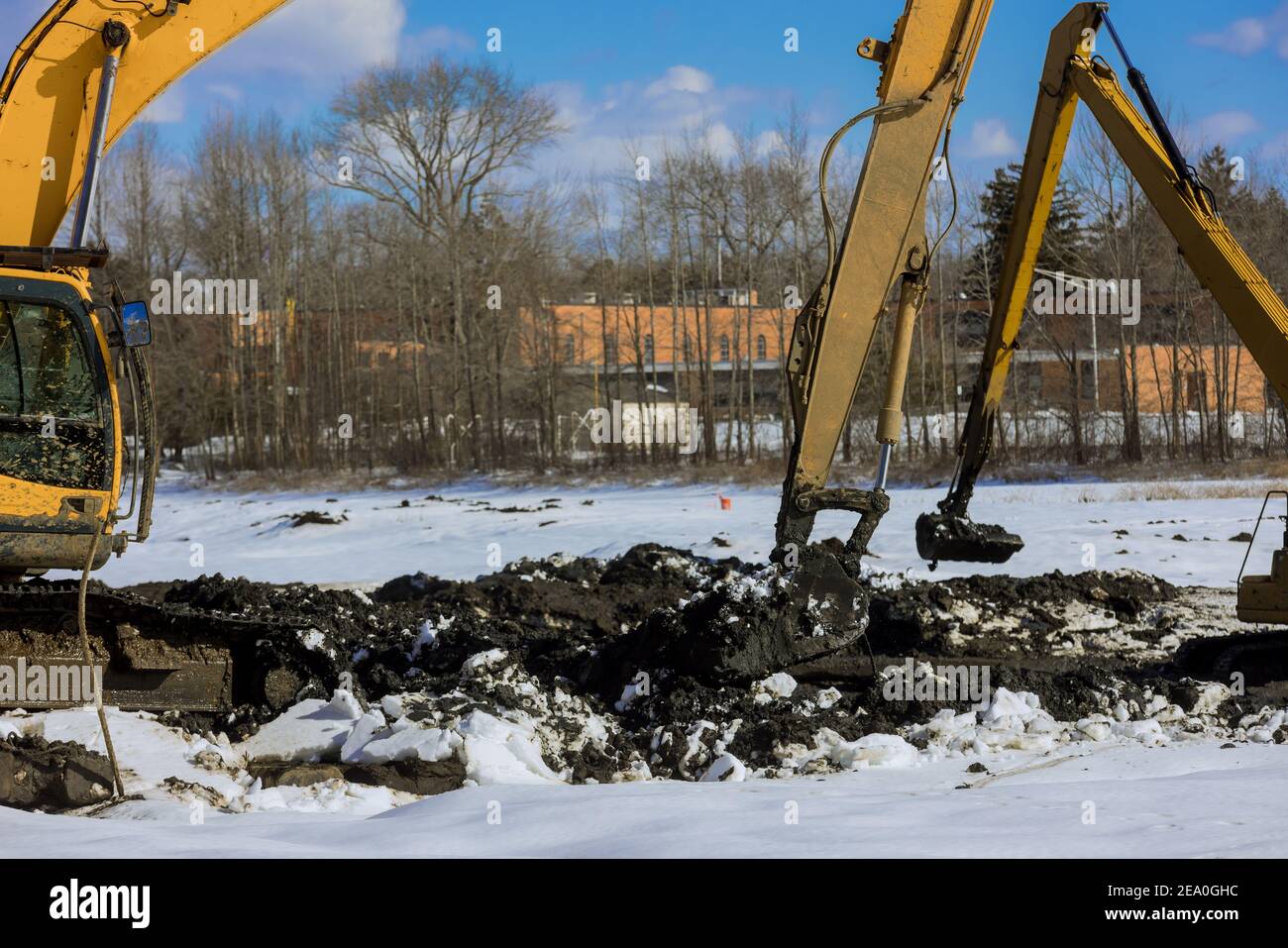 Backhoe digs hi-res stock photography and images - Alamy
