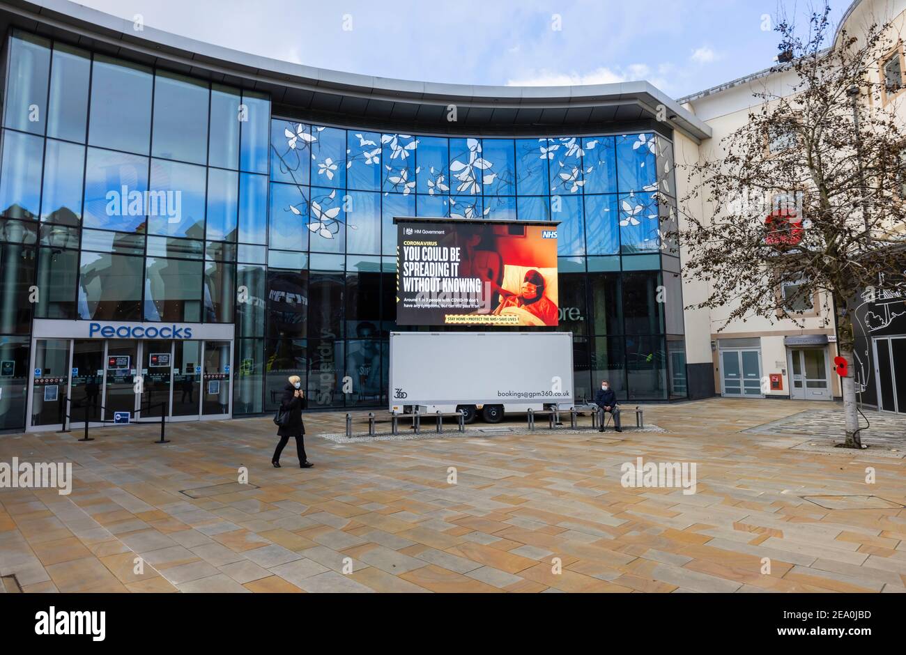 Jubilee square woking town centre hi-res stock photography and images ...