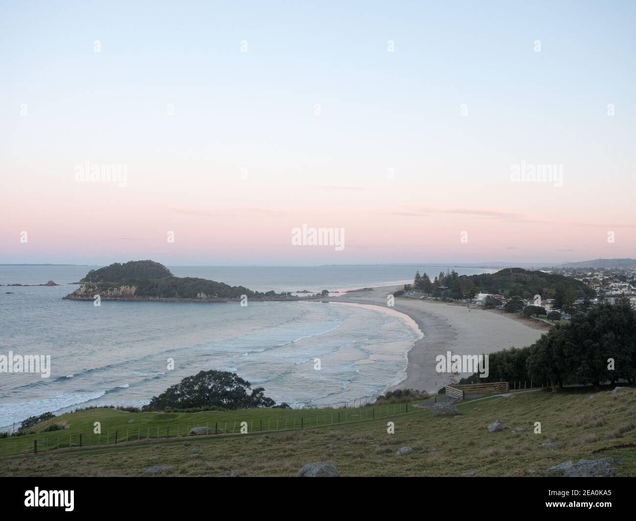 The view of Tauranga and mount manganui from Mauoa Stock Photo - Alamy