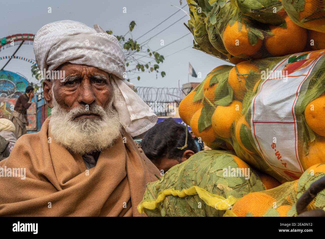 Fruit farmer pakistan hi-res stock photography and images - Alamy