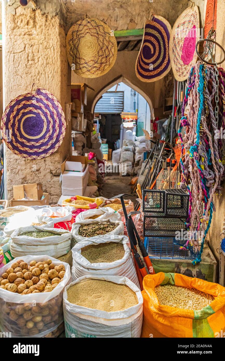 Oman basket hi-res stock photography and images - Alamy