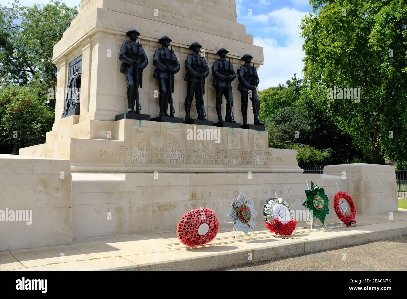 Guards memorial st james park hi-res stock photography and images - Alamy