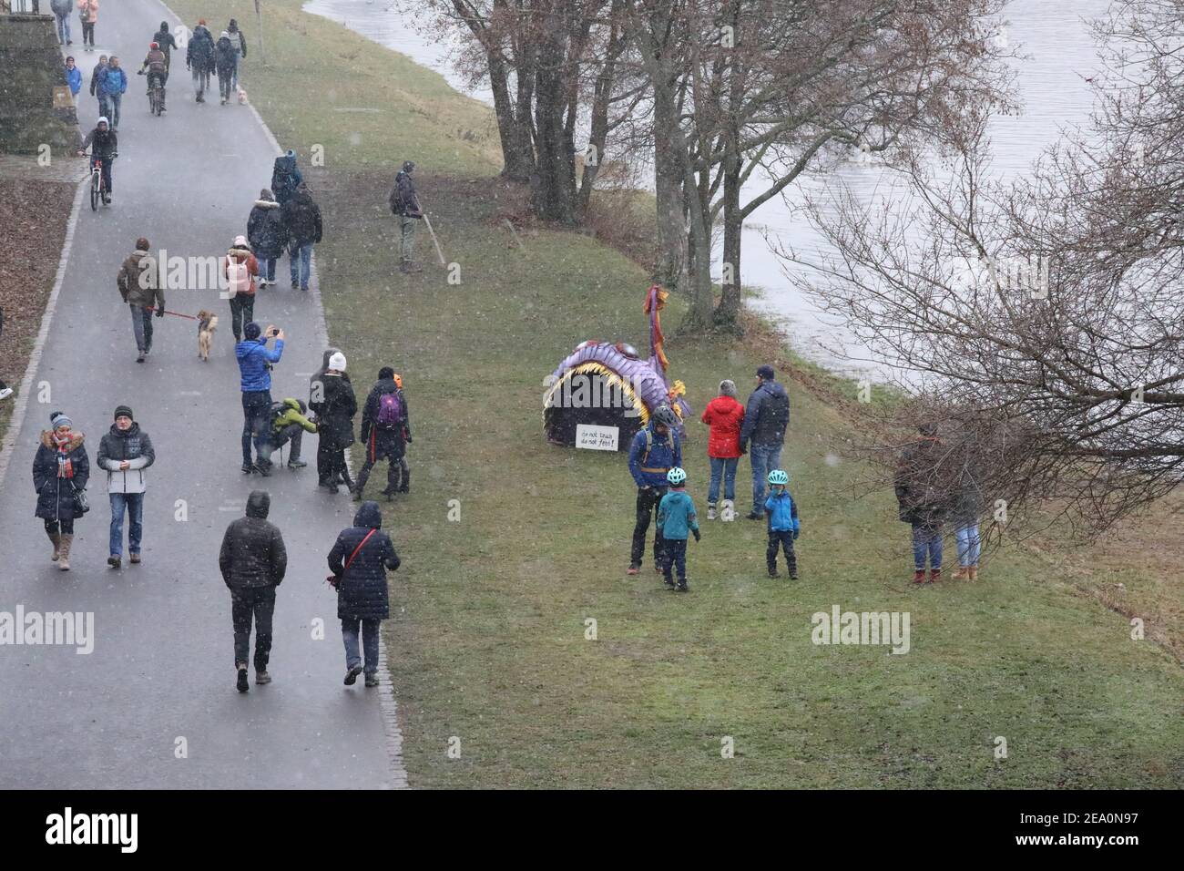 Der Fisch am Elbufer unweit des weltbekannten Canaletto-Blicks in ...