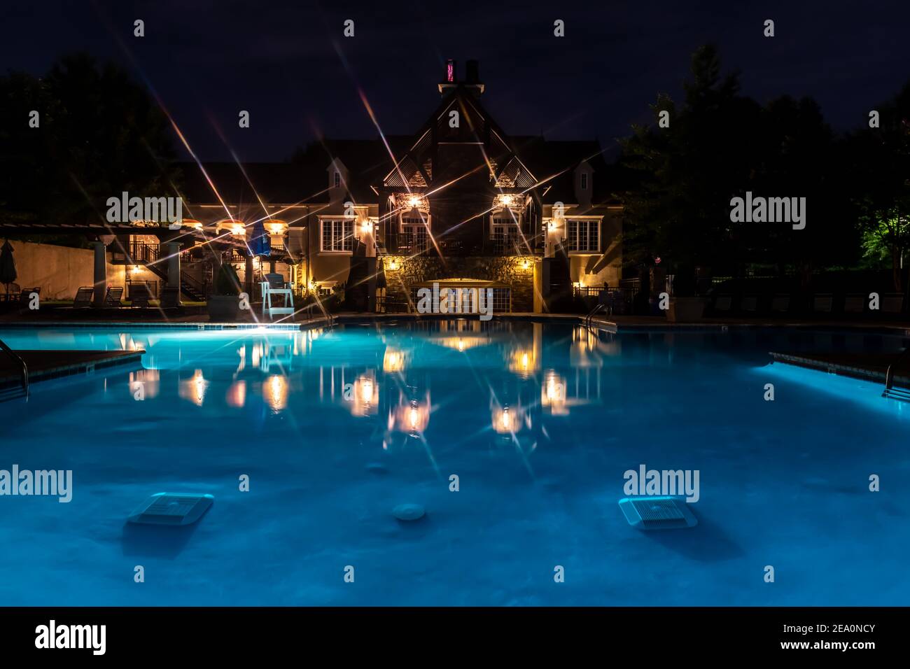 Hotel swimming pool lit hi-res stock photography and images - Alamy