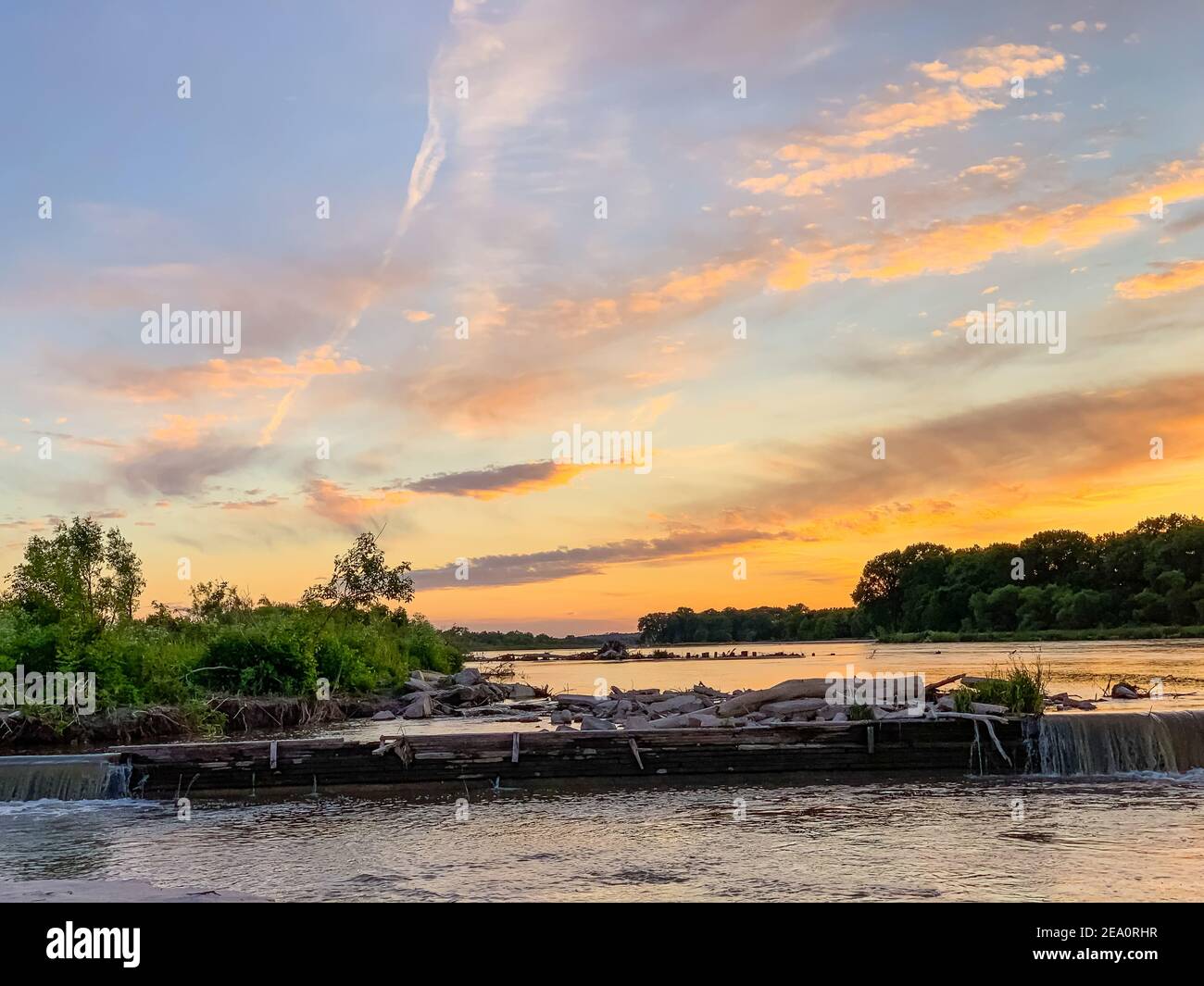 Overflowing water hi-res stock photography and images - Alamy