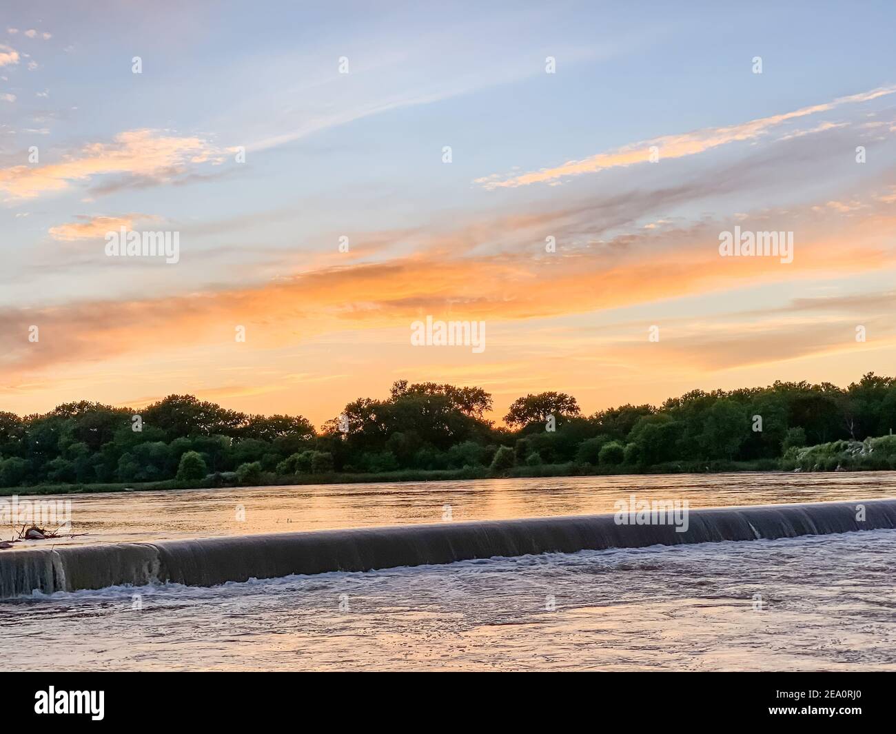 Overflowing water hi-res stock photography and images - Alamy