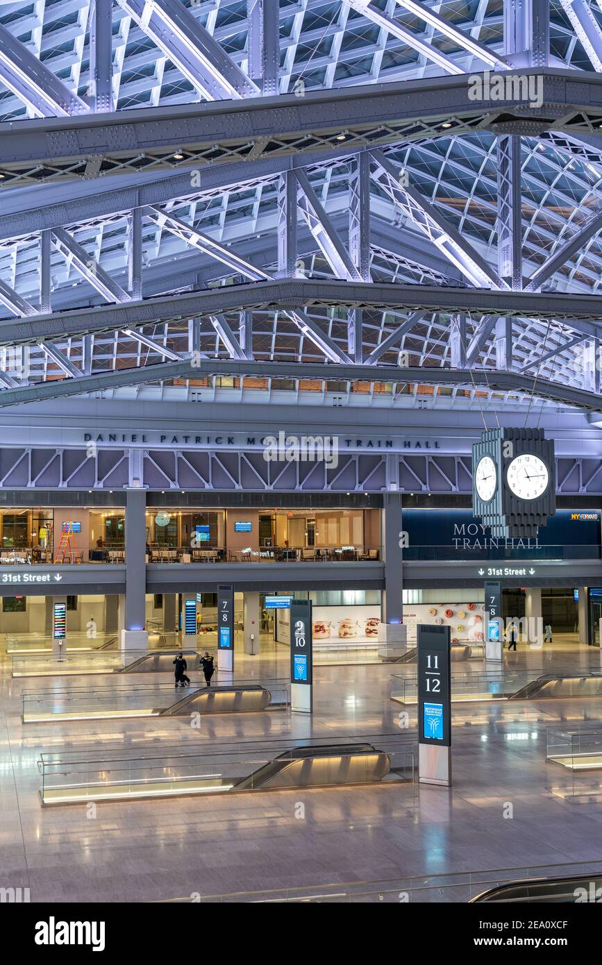 Vertical image of Daniel Patrick Moynihan Train Hall concourse level at ...