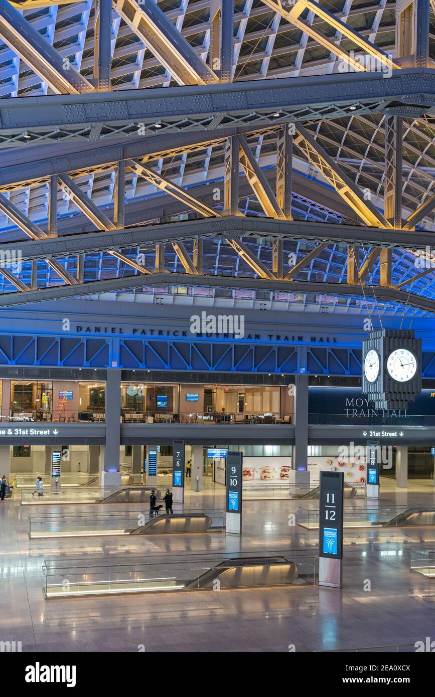 Vertical image of Daniel Patrick Moynihan Train Hall concourse level at ...