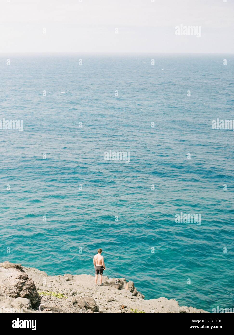 Jump cliff hawaii hi-res stock photography and images - Alamy