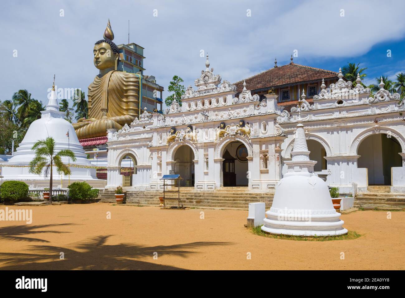 Wewrukannala buduraja maha viharaya hi-res stock photography and images ...