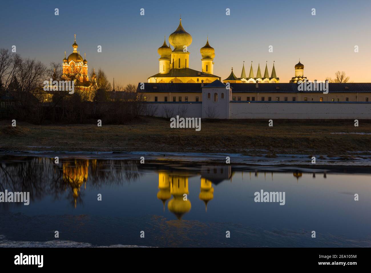 December evening at the walls of the Tikhvin Theotokos Assumption ...
