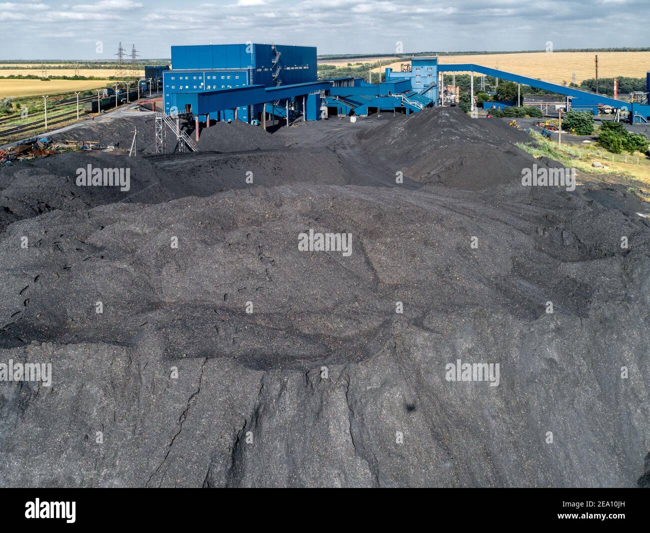 Aerial coal fossil fuel pollution hi-res stock photography and images ...