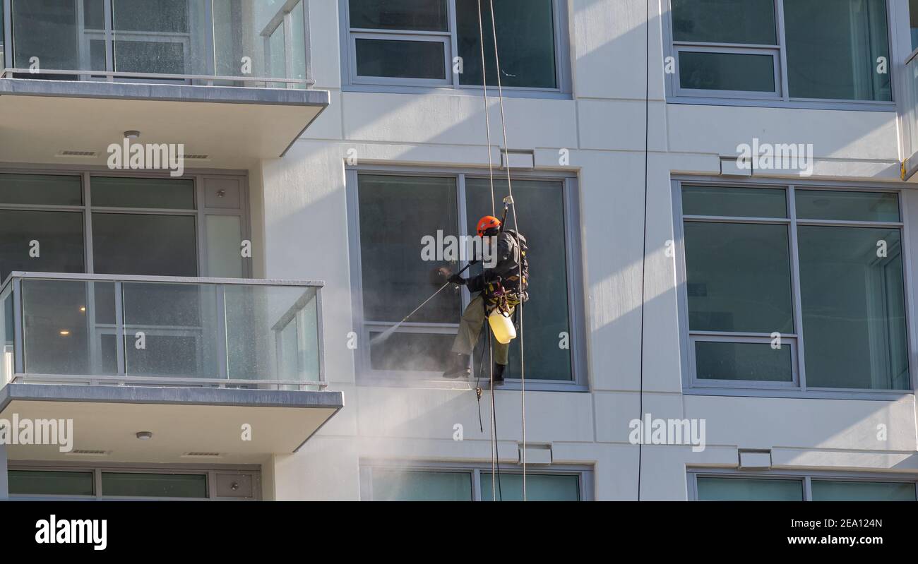 Office window cleaner hi-res stock photography and images - Alamy
