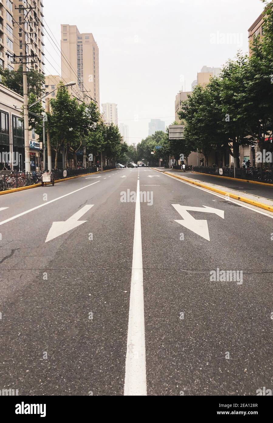one way city street Stock Photo - Alamy