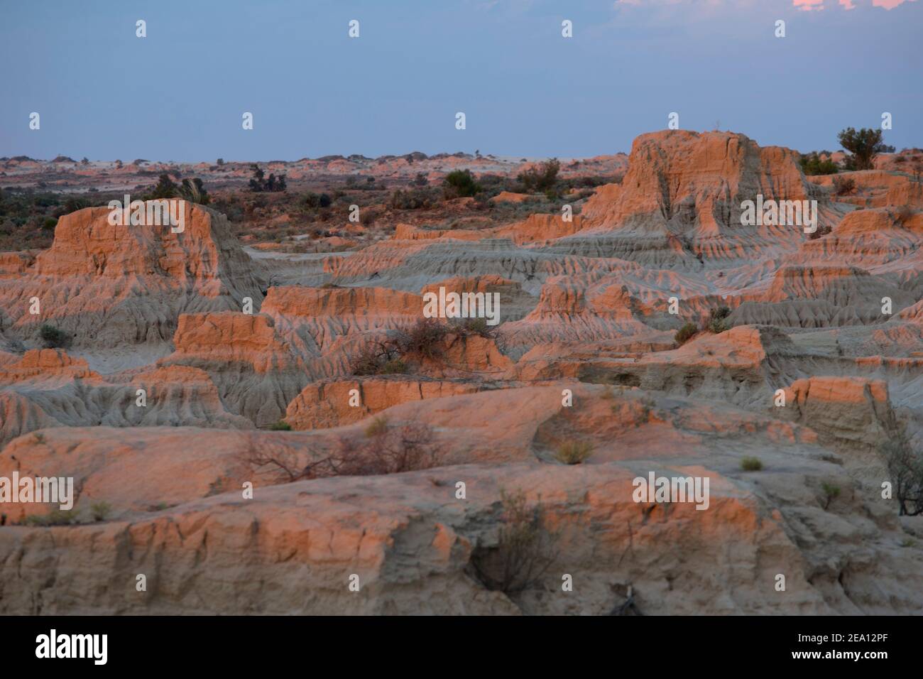 Photos of Mungo National Park and main campground Stock Photo - Alamy