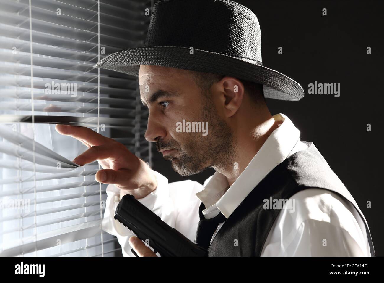 Private detective hi-res stock photography and images - Alamy