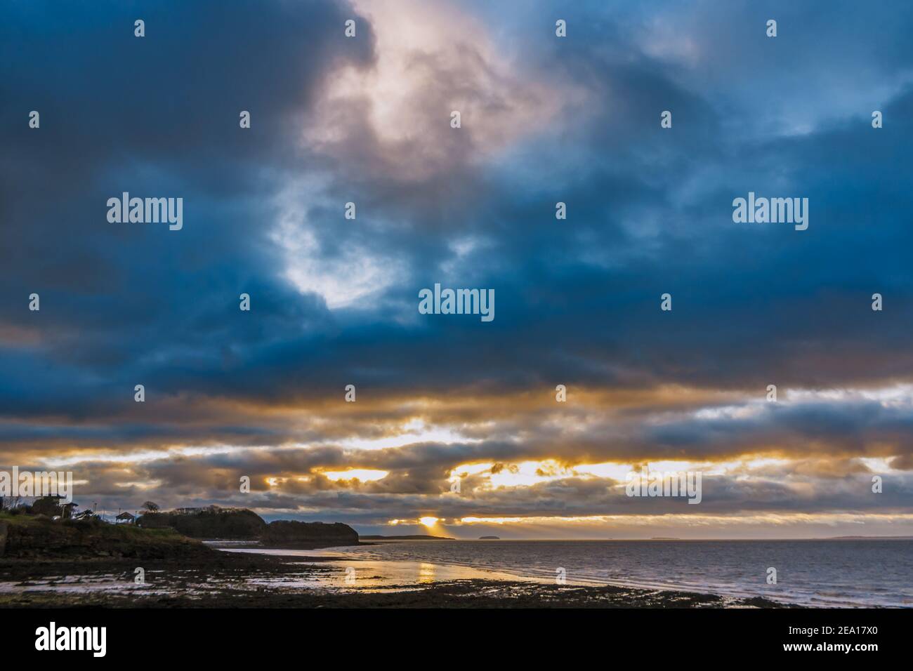 Sunset over the Bristol channel Stock Photo - Alamy