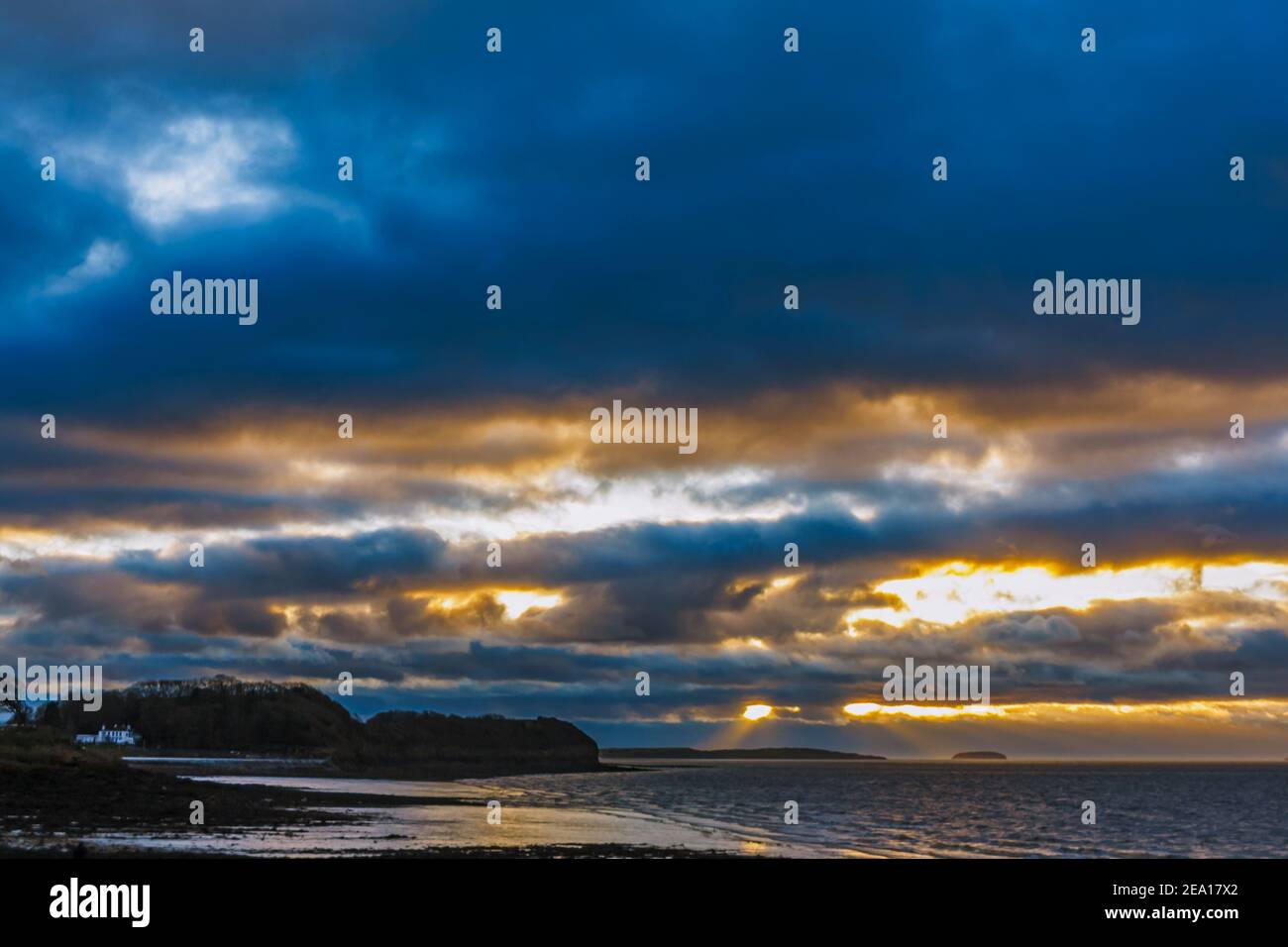 Sunset over the Bristol channel Stock Photo - Alamy