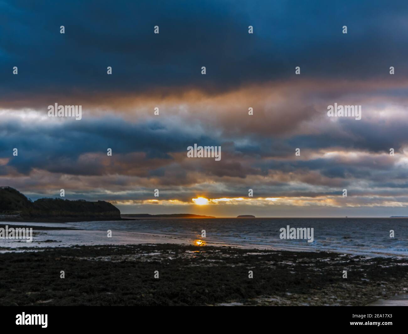 Sunset over the Bristol channel Stock Photo - Alamy